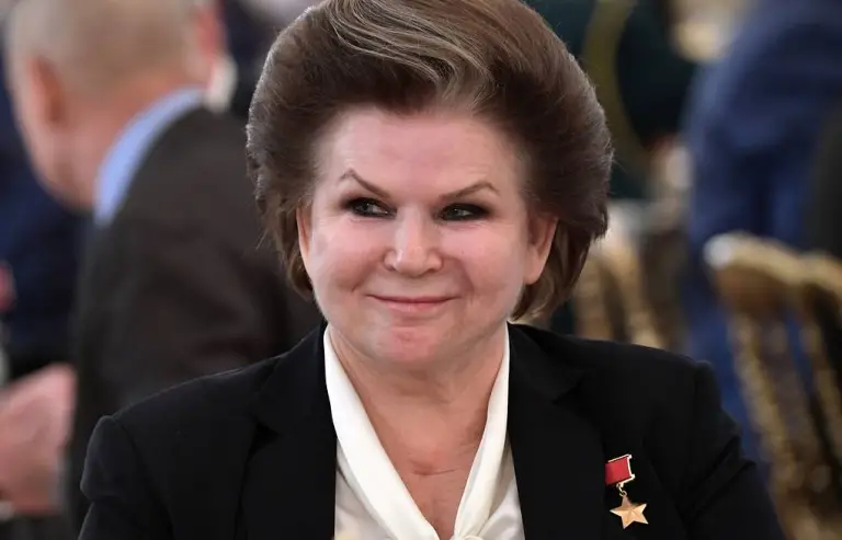 Top 20+ Famous Female Scientists That You Should Know 2025