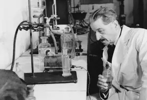 Top 17 Famous Forensic Scientists You Should Know 2025