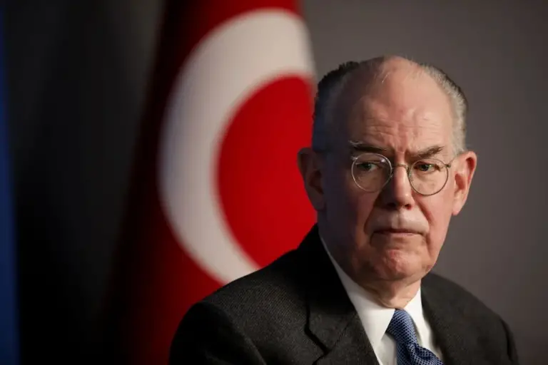 Top 19 Famous Political Scientists That You Should Know 2025