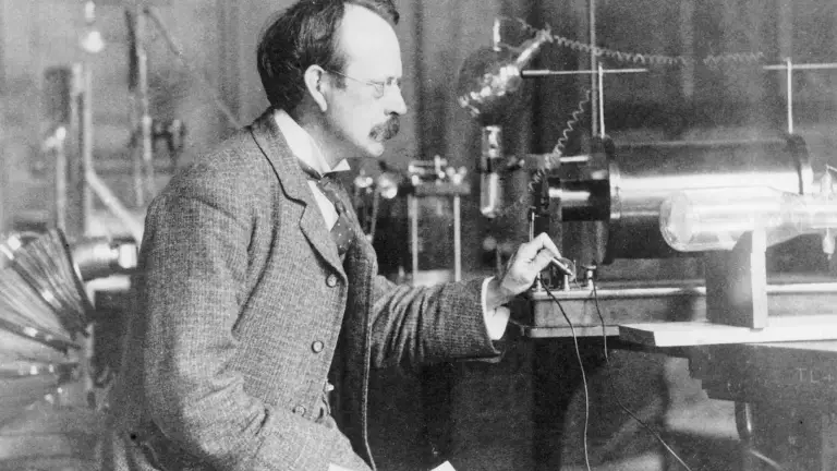 Top 19 Famous Christian Scientists That You Should Know 2025