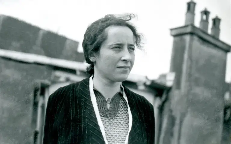 Top 19 Famous Political Scientists That You Should Know 2025