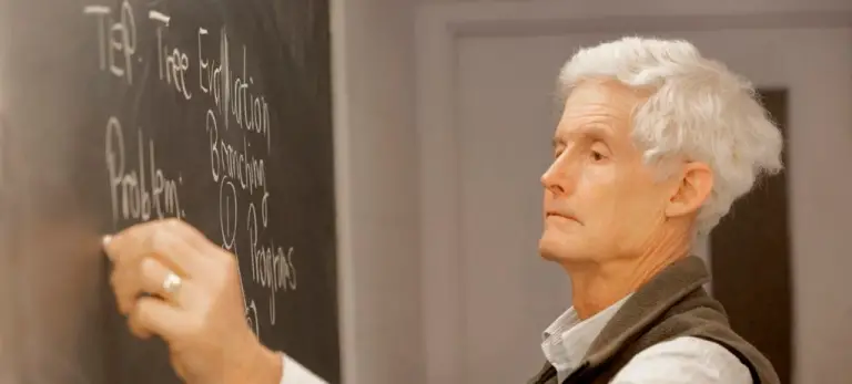 Top 18 Famous Left-Handed Scientists That You Should Know 2025