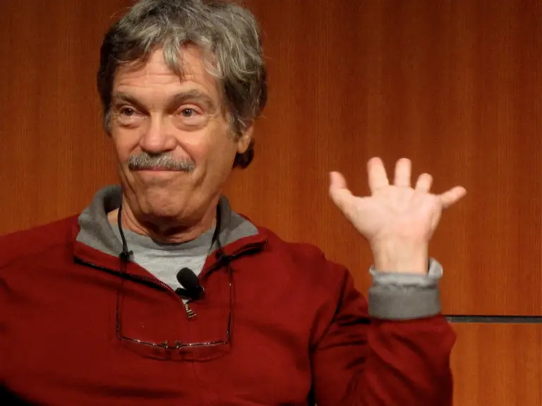 Top 20+ Famous Computer Scientists That You Should Know 2025