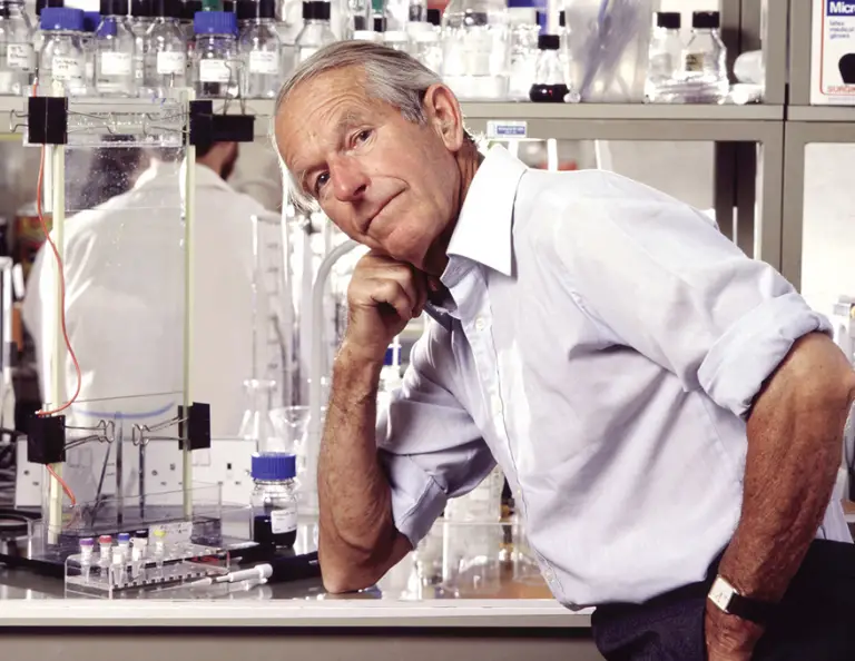 Top 20+ Famous Chemistry Scientists You May Want To Know 2024