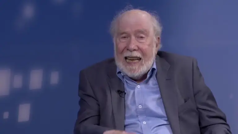 Top 20+ Famous Computer Scientists That You Should Know 2025