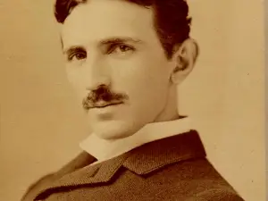 Top 18 Famous Left-Handed Scientists That You Should Know 2026