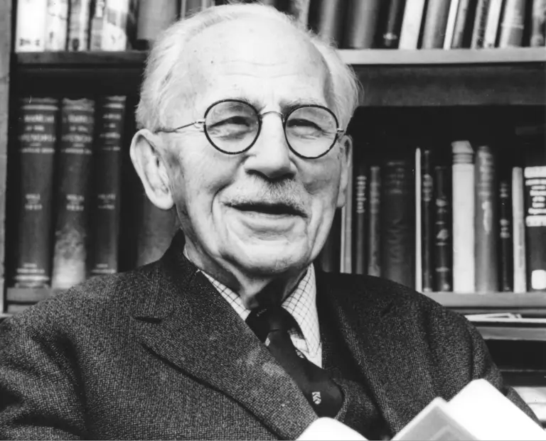 Top 17 Famous Marine Scientists That You Should Know 2025