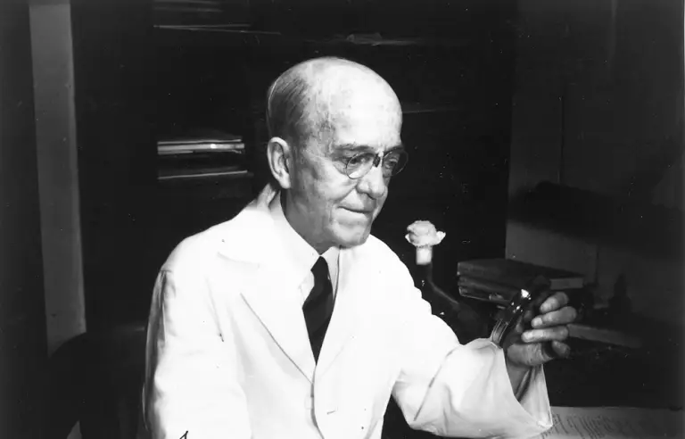 Top 30+ Famous Biology Scientists That You Should Know 2025