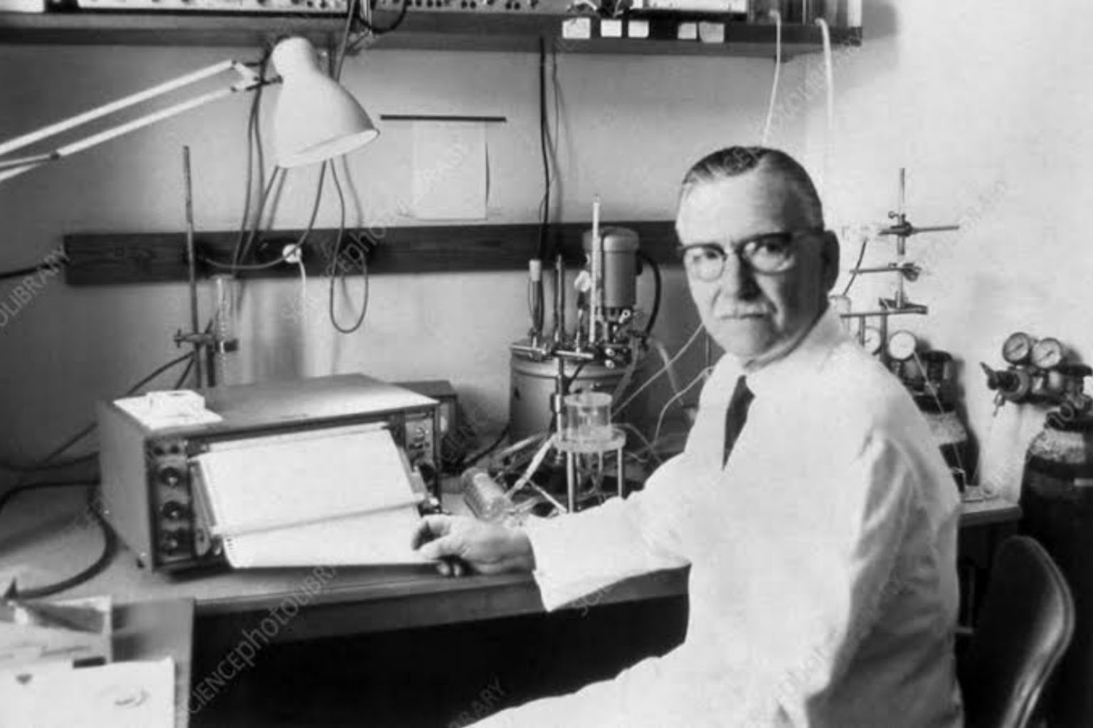 Top 30+ Famous Life Scientists That You Should Know 2025